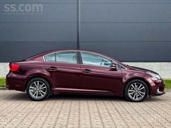 Красный Тойота Авенсис 2013 в Рига, объемом двигателя 2.20 л и пробегом 314 тыс. км за 5490 €, фото 4 на AUTOMOTO.COM.LV