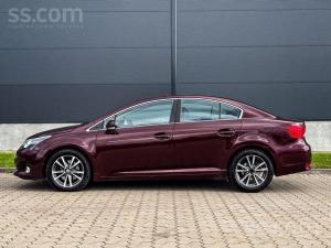 Red Toyota Avensis 2013 in Riga, with an engine capacity of 2.20 L and mileage of 314 thousand km for 5490 €, photo 6 on AUTOMOTO.COM.LV