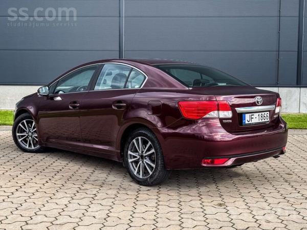 Красный Тойота Авенсис 2013 в Рига, объемом двигателя 2.20 л и пробегом 314 тыс. км за 5490 €, фото 6 на AUTOMOTO.COM.LV