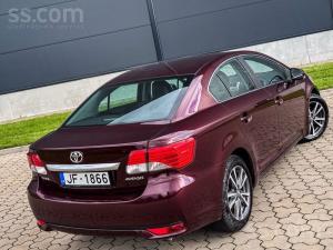 Red Toyota Avensis 2013 in Riga, with an engine capacity of 2.20 L and mileage of 314 thousand km for 5490 €, photo 10 on AUTOMOTO.COM.LV