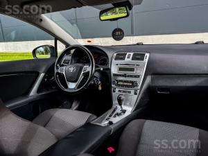Red Toyota Avensis 2013 in Riga, with an engine capacity of 2.20 L and mileage of 314 thousand km for 5490 €, photo 15 on AUTOMOTO.COM.LV