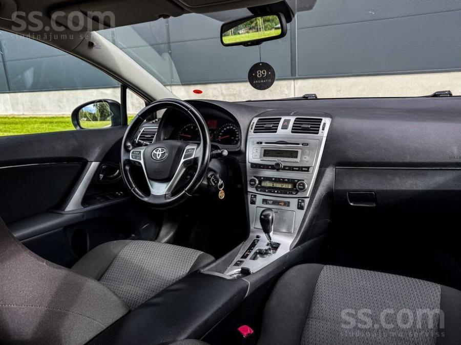 Red Toyota Avensis 2013 in Riga, with an engine capacity of 2.20 L and mileage of 314 thousand km for 5490 €, photo 15 on AUTOMOTO.COM.LV