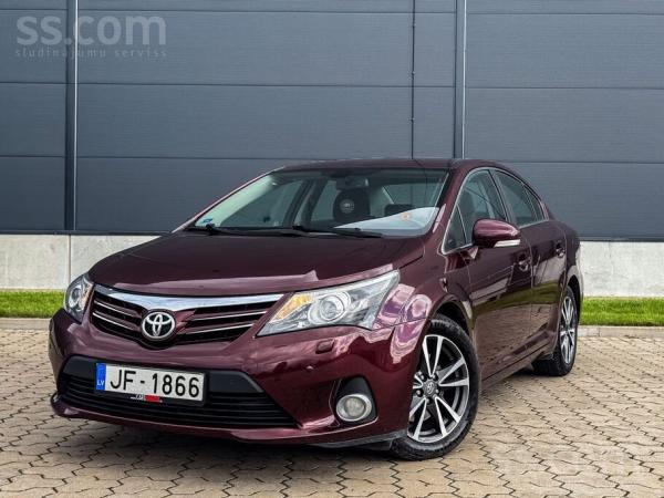 Красный Тойота Авенсис 2013 в Рига, объемом двигателя 2.20 л и пробегом 314 тыс. км за 5490 €, фото 1 на AUTOMOTO.COM.LV