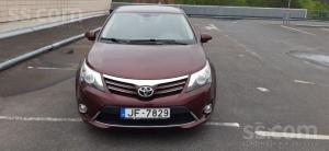 Красный Тойота Авенсис 2013 в Рига, объемом двигателя 1.80 л и пробегом 137 тыс. км за 6500 €, фото  на AUTOMOTO.COM.LV