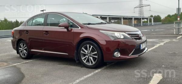 Красный Тойота Авенсис 2013 в Рига, объемом двигателя 1.80 л и пробегом 137 тыс. км за 6500 €, фото 4 на AUTOMOTO.COM.LV