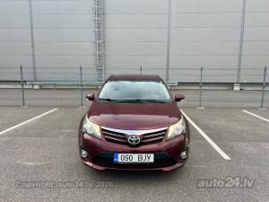 Красный Тойота Авенсис 2013 в Таллин, объемом двигателя 1.80 л и пробегом 223 тыс. км за 7200 €, фото 3 на AUTOMOTO.COM.LV