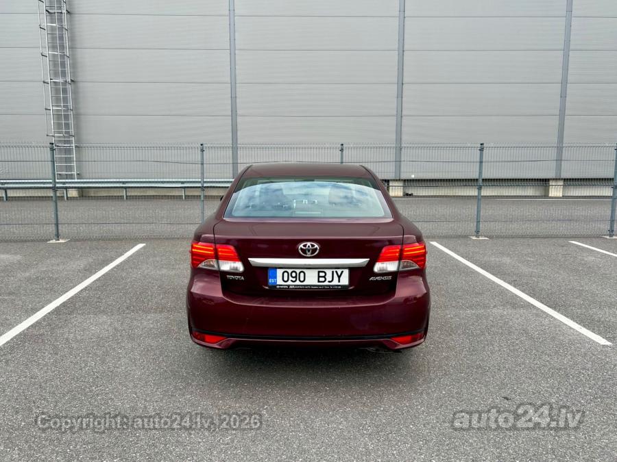 Красный Тойота Авенсис 2013 в Таллин, объемом двигателя 1.80 л и пробегом 223 тыс. км за 7200 €, фото 8 на AUTOMOTO.COM.LV