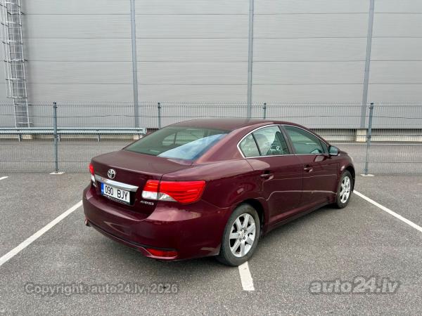Красный Тойота Авенсис 2013 в Таллин, объемом двигателя 1.80 л и пробегом 223 тыс. км за 7200 €, фото 8 на AUTOMOTO.COM.LV