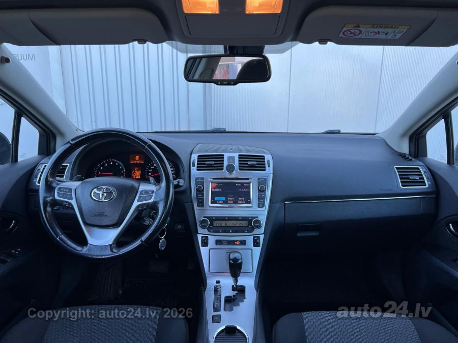 Красный Тойота Авенсис 2013 в Таллин, объемом двигателя 1.80 л и пробегом 223 тыс. км за 7200 €, фото 10 на AUTOMOTO.COM.LV