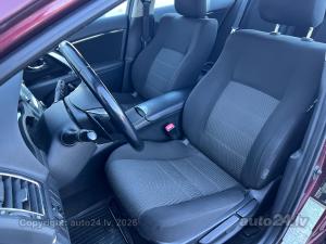 Красный Тойота Авенсис 2013 в Таллин, объемом двигателя 1.80 л и пробегом 223 тыс. км за 7200 €, фото 13 на AUTOMOTO.COM.LV