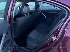 Красный Тойота Авенсис 2013 в Таллин, объемом двигателя 1.80 л и пробегом 223 тыс. км за 7200 €, фото 18 на AUTOMOTO.COM.LV