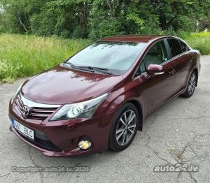 Sarkans Toyota Avensis 2014 Tallina, ar dzinēja tilpumu 2.00 L un nobraukumu 177 tūkst. km par 6990 €, foto  vietnē AUTOMOTO.COM.LV