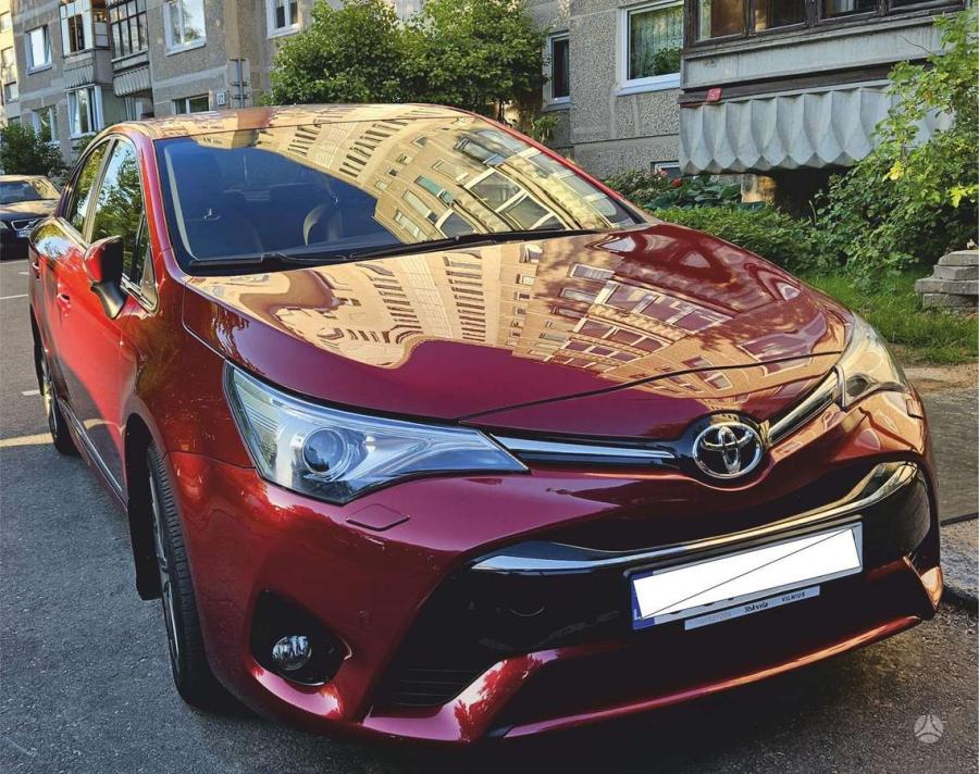 Sarkans Toyota Avensis 2017 Viļņa, ar dzinēja tilpumu 1.80 L un nobraukumu 44 tūkst. km par 15500 €, foto 5 vietnē AUTOMOTO.COM.LV