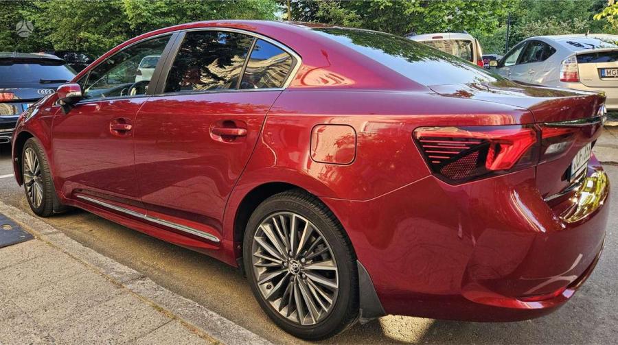 Sarkans Toyota Avensis 2017 Viļņa, ar dzinēja tilpumu 1.80 L un nobraukumu 44 tūkst. km par 15500 €, foto 9 vietnē AUTOMOTO.COM.LV