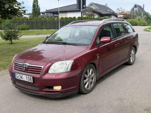 Sarkans Toyota Avensis 2003 Viļņa, ar dzinēja tilpumu 2.00 L un nobraukumu 362 tūkst. km par 930 €, foto  vietnē AUTOMOTO.COM.LV