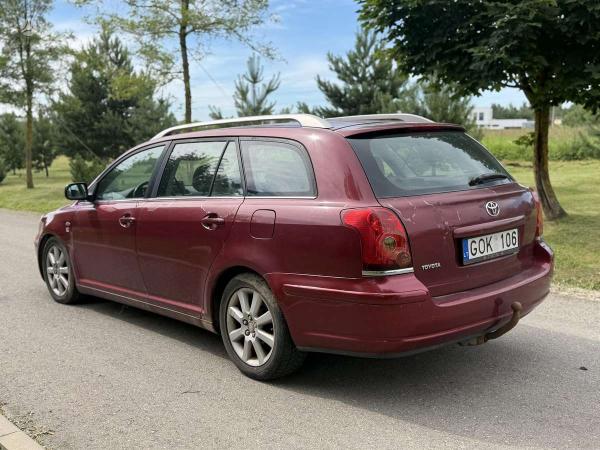 Красный Тойота Авенсис 2003 в Вильнюс, объемом двигателя 2.00 л и пробегом 362 тыс. км за 930 €, фото 2 на AUTOMOTO.COM.LV
