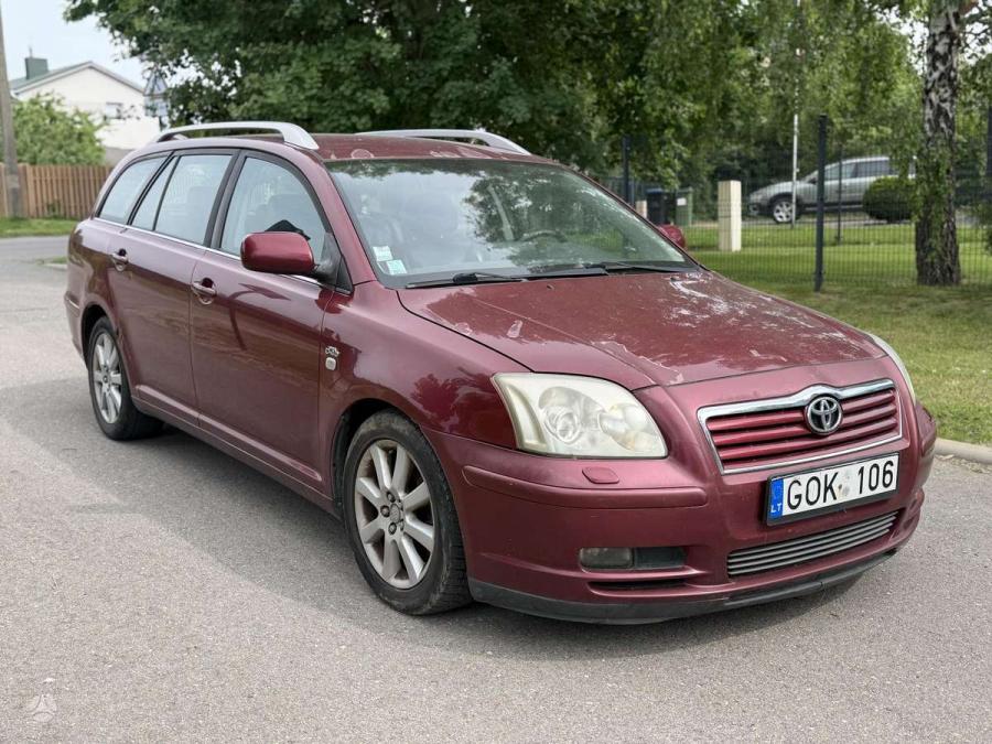 Красный Тойота Авенсис 2003 в Вильнюс, объемом двигателя 2.00 л и пробегом 362 тыс. км за 930 €, фото 4 на AUTOMOTO.COM.LV