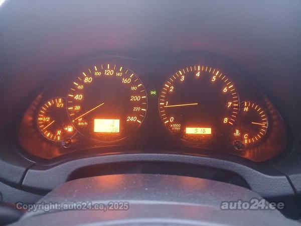 Sarkans Toyota Avensis 2004 Rakvere, ar dzinēja tilpumu 2.00 L un nobraukumu 395 tūkst. km par 1500 €, foto 11 vietnē AUTOMOTO.COM.LV