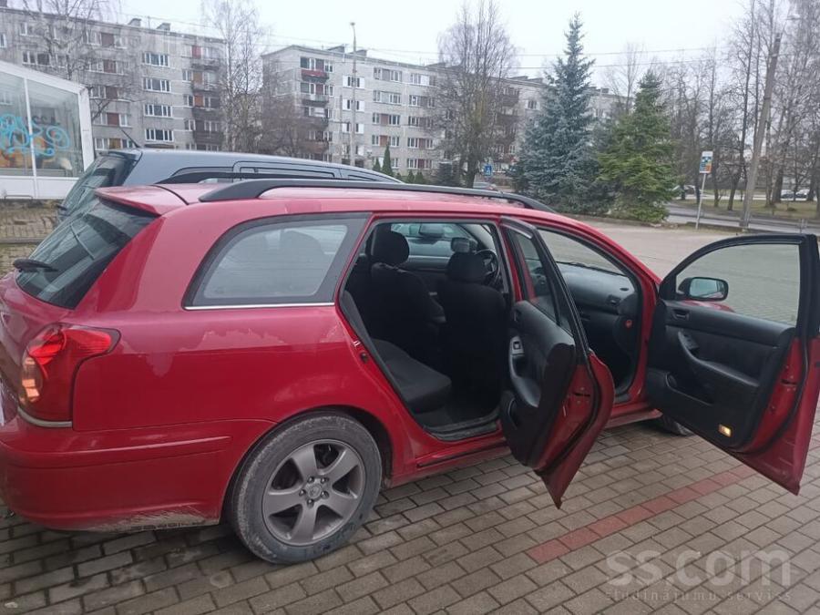 Sarkans Toyota Avensis 2004 Rīga, ar dzinēja tilpumu 2.00 L un nobraukumu 365 tūkst. km par 1300 €, foto 6 vietnē AUTOMOTO.COM.LV