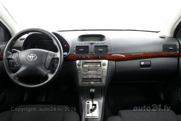 Sarkans Toyota Avensis 2004 Tallina, ar dzinēja tilpumu 2.00 L un nobraukumu 316 tūkst. km par 1299 €, foto 5 vietnē AUTOMOTO.COM.LV