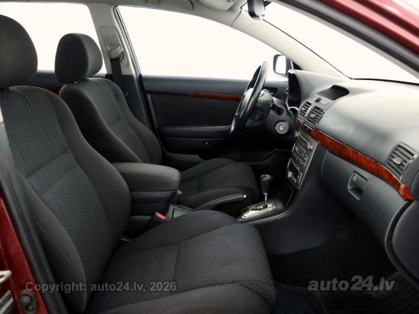 Sarkans Toyota Avensis 2004 Tallina, ar dzinēja tilpumu 2.00 L un nobraukumu 316 tūkst. km par 1299 €, foto 6 vietnē AUTOMOTO.COM.LV