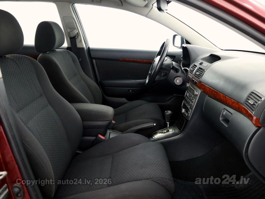 Sarkans Toyota Avensis 2004 Tallina, ar dzinēja tilpumu 2.00 L un nobraukumu 316 tūkst. km par 1299 €, foto 7 vietnē AUTOMOTO.COM.LV