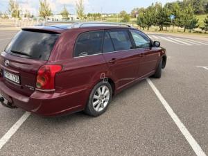 Красный Тойота Авенсис 2004 в Вильнюс, объемом двигателя 2.00 л и пробегом 276 тыс. км за 1000 €, фото 3 на AUTOMOTO.COM.LV