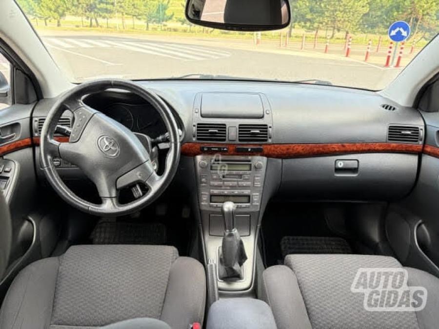Красный Тойота Авенсис 2004 в Вильнюс, объемом двигателя 2.00 л и пробегом 276 тыс. км за 1000 €, фото 8 на AUTOMOTO.COM.LV