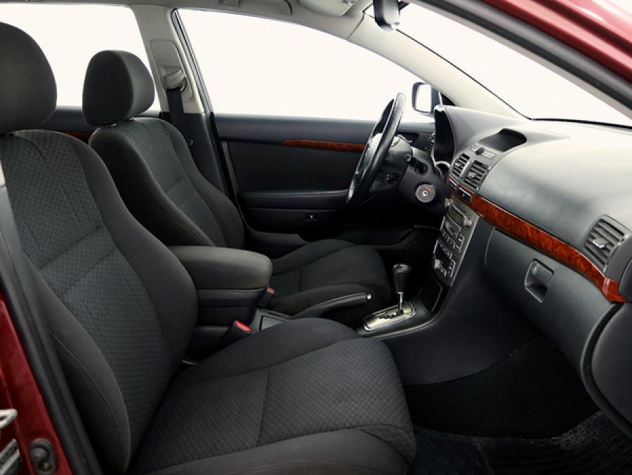 Red Toyota Avensis 2004 in Tallinn, with an engine capacity of 2.00 L and mileage of 316 thousand km for 1099 €, photo 7 on AUTOMOTO.COM.LV