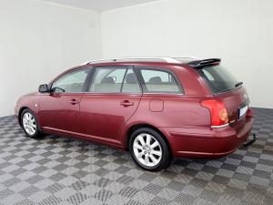 Red Toyota Avensis 2004 in Tallinn, with an engine capacity of 2.00 L and mileage of 316 thousand km for 1099 €, photo 12 on AUTOMOTO.COM.LV