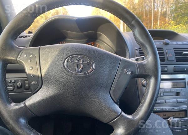 Red Toyota Avensis 2005 in Riga, with an engine capacity of 1.80 L and mileage of 359 thousand km for 1650 €, photo 9 on AUTOMOTO.COM.LV