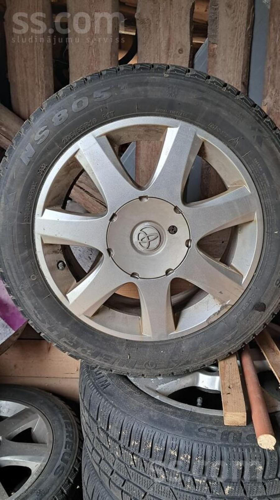 Sarkans Toyota Avensis 2006 Limbaži, ar dzinēja tilpumu 1.80 L un nobraukumu 308 tūkst. km par 900 €, foto 12 vietnē AUTOMOTO.COM.LV