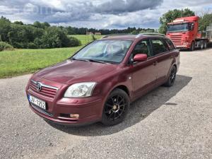 Sarkans Toyota Avensis 2006 Valmiera, ar dzinēja tilpumu 1.80 L un nobraukumu 307 tūkst. km par 1200 €, foto  vietnē AUTOMOTO.COM.LV