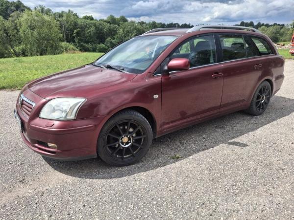 Красный Тойота Авенсис 2006 в Валмиера, объемом двигателя 1.80 л и пробегом 307 тыс. км за 1200 €, фото 2 на AUTOMOTO.COM.LV