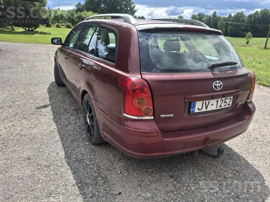 Красный Тойота Авенсис 2006 в Валмиера, объемом двигателя 1.80 л и пробегом 307 тыс. км за 1200 €, фото 6 на AUTOMOTO.COM.LV