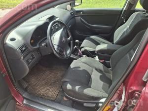 Красный Тойота Авенсис 2006 в Валмиера, объемом двигателя 1.80 л и пробегом 307 тыс. км за 1200 €, фото 9 на AUTOMOTO.COM.LV
