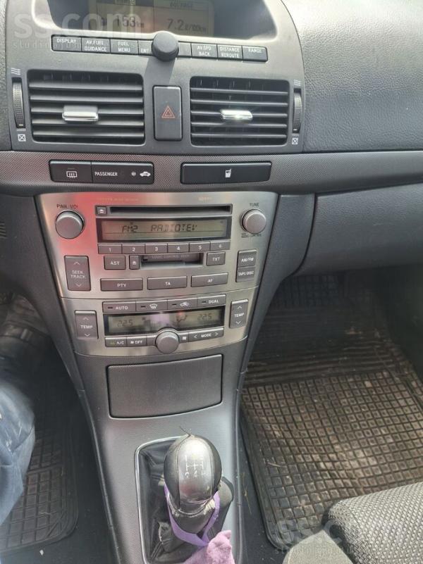 Красный Тойота Авенсис 2006 в Валмиера, объемом двигателя 1.80 л и пробегом 307 тыс. км за 1200 €, фото 10 на AUTOMOTO.COM.LV