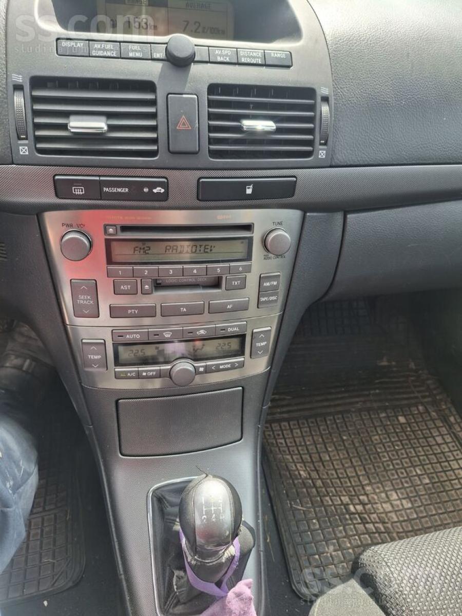 Red Toyota Avensis 2006 in Valmiera, with an engine capacity of 1.80 L and mileage of 307 thousand km for 1200 €, photo 11 on AUTOMOTO.COM.LV