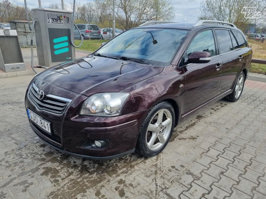 Red Toyota Avensis 2007 in Kaunas, with an engine capacity of 2.20 L and mileage of 331 thousand km for 1799 €, photo 1 on AUTOMOTO.COM.LV