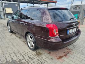 Red Toyota Avensis 2007 in Kaunas, with an engine capacity of 2.20 L and mileage of 331 thousand km for 1799 €, photo 5 on AUTOMOTO.COM.LV