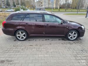 Red Toyota Avensis 2007 in Kaunas, with an engine capacity of 2.20 L and mileage of 331 thousand km for 1799 €, photo 7 on AUTOMOTO.COM.LV