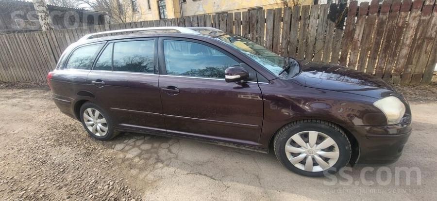 Red Toyota Avensis 2007 in Riga, with an engine capacity of 1.80 L and mileage of 346 thousand km for 1500 €, photo 1 on AUTOMOTO.COM.LV