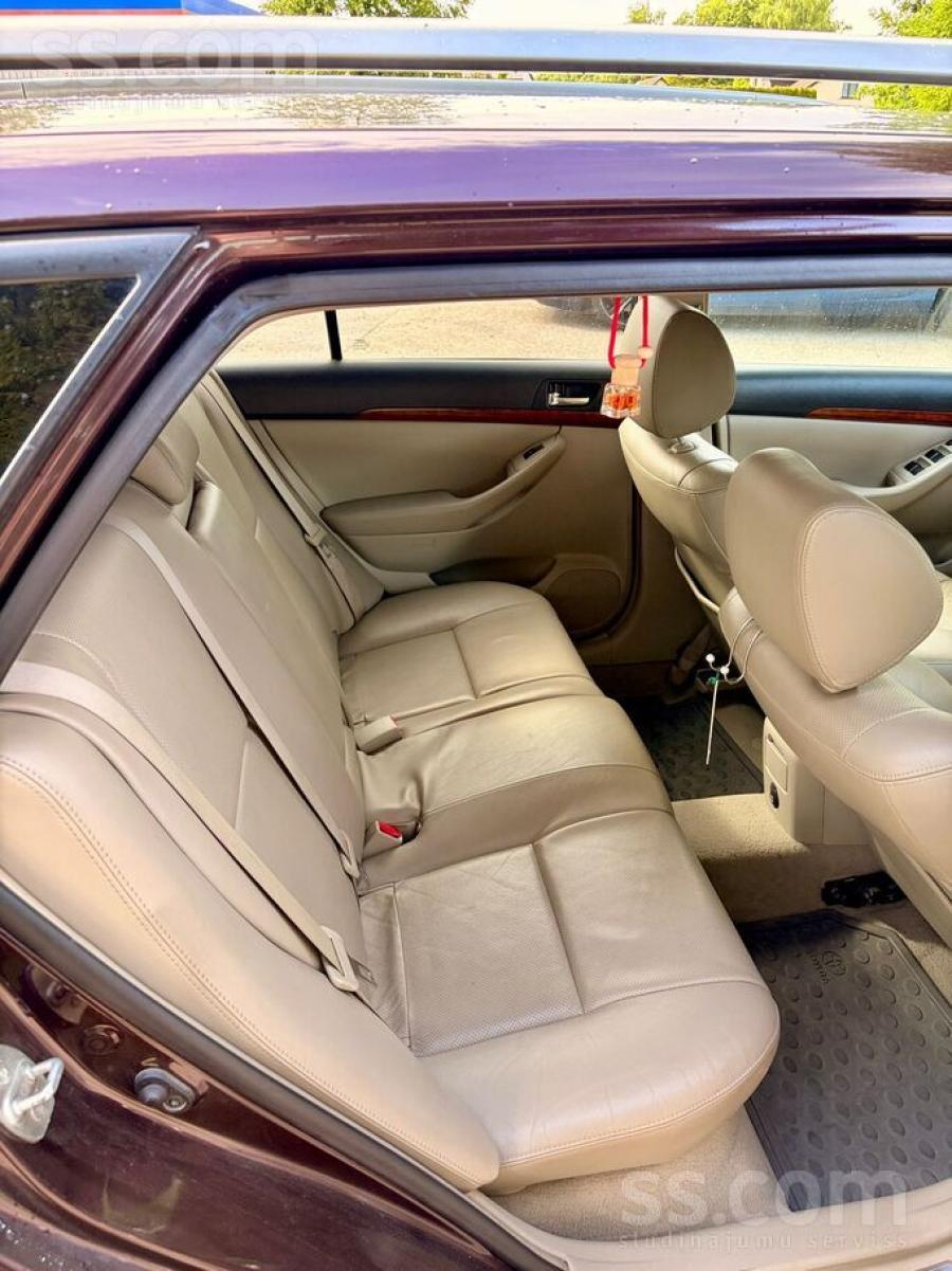 Красный Тойота Авенсис 2007 в Елгава, объемом двигателя 2.40 л и пробегом 368 тыс. км за 3500 €, фото 8 на AUTOMOTO.COM.LV