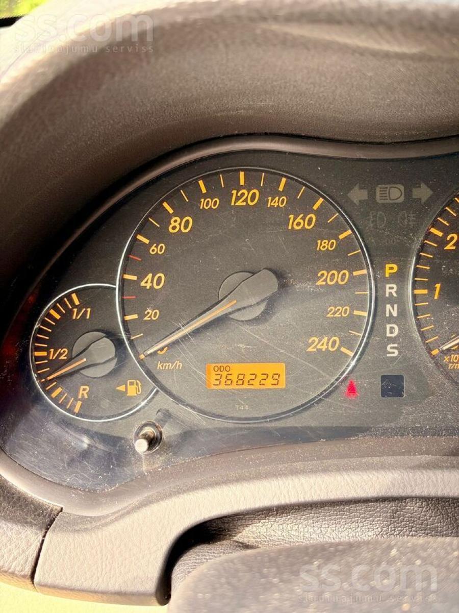 Красный Тойота Авенсис 2007 в Елгава, объемом двигателя 2.40 л и пробегом 368 тыс. км за 3500 €, фото 9 на AUTOMOTO.COM.LV