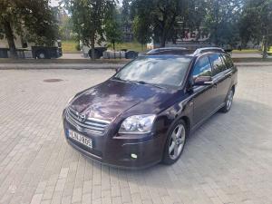 Red Toyota Avensis 2007 in Vilnius, with an engine capacity of 2.23 L and mileage of 420 thousand km for 1950 €, photo  on AUTOMOTO.COM.LV
