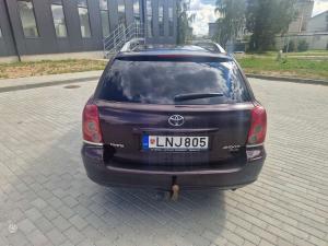 Red Toyota Avensis 2007 in Vilnius, with an engine capacity of 2.23 L and mileage of 420 thousand km for 1950 €, photo 6 on AUTOMOTO.COM.LV