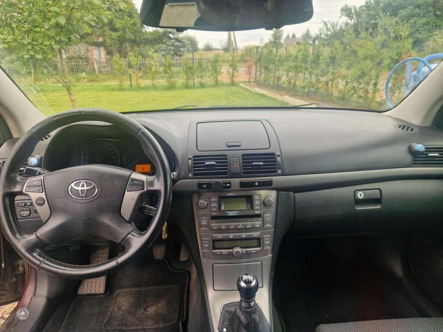 Red Toyota Avensis 2007 in Vilnius, with an engine capacity of 2.23 L and mileage of 420 thousand km for 1950 €, photo 10 on AUTOMOTO.COM.LV