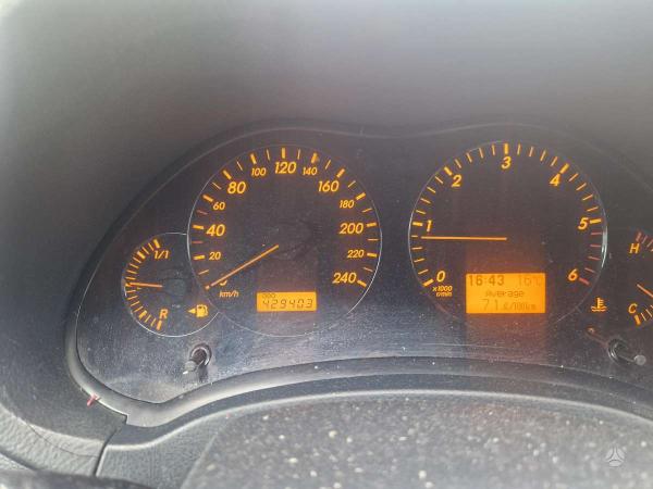 Sarkans Toyota Avensis 2007 Viļņa, ar dzinēja tilpumu 2.23 L un nobraukumu 420 tūkst. km par 1950 €, foto 11 vietnē AUTOMOTO.COM.LV