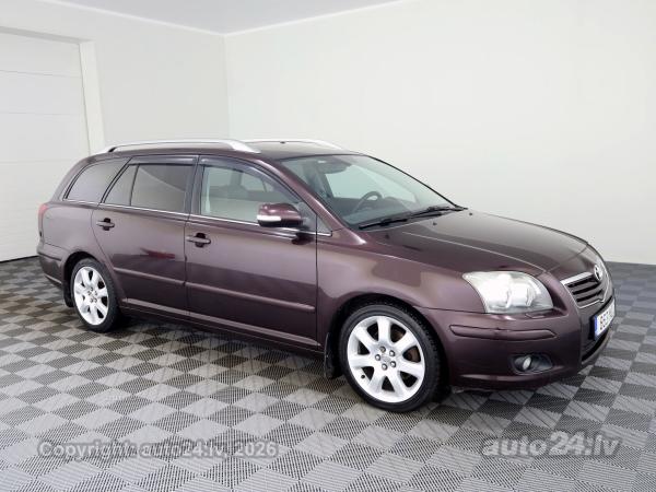 Sarkans Toyota Avensis 2008 Tallina, ar dzinēja tilpumu 2.00 L un nobraukumu 292 tūkst. km par 2199 €, foto 1 vietnē AUTOMOTO.COM.LV