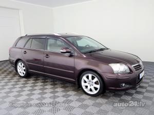 Sarkans Toyota Avensis 2008 Tallina, ar dzinēja tilpumu 2.00 L un nobraukumu 292 tūkst. km par 2199 €, foto  vietnē AUTOMOTO.COM.LV